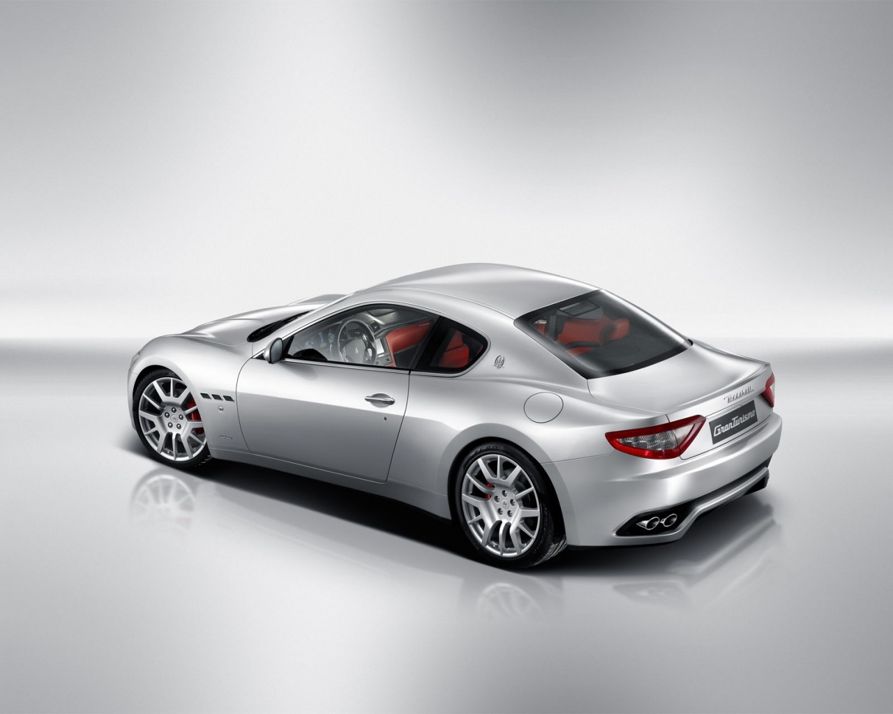 Maserati GranTurismo Rear and Side Wallpaper Maserati Cars Wallpapers ...
